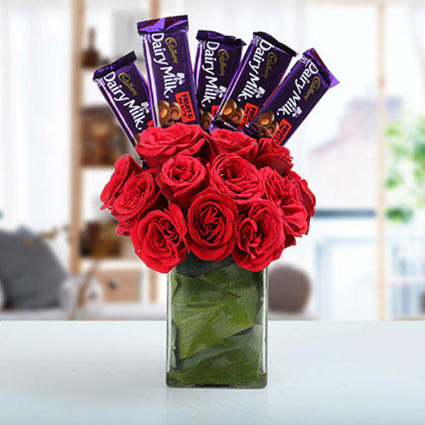 Send Red Roses & Fruit N Nut Glass Vase Online - EXFNP258_CHOCO_BOQVL19 ...
