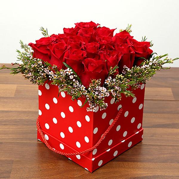 Send 16 Red Roses In A Cardboard Box Online - FNPUAEVLF53VL19 | Giftalove
