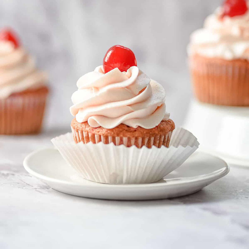 Send Delicious Strawberry Cupcake Online - GAL22-109737 | Giftalove
