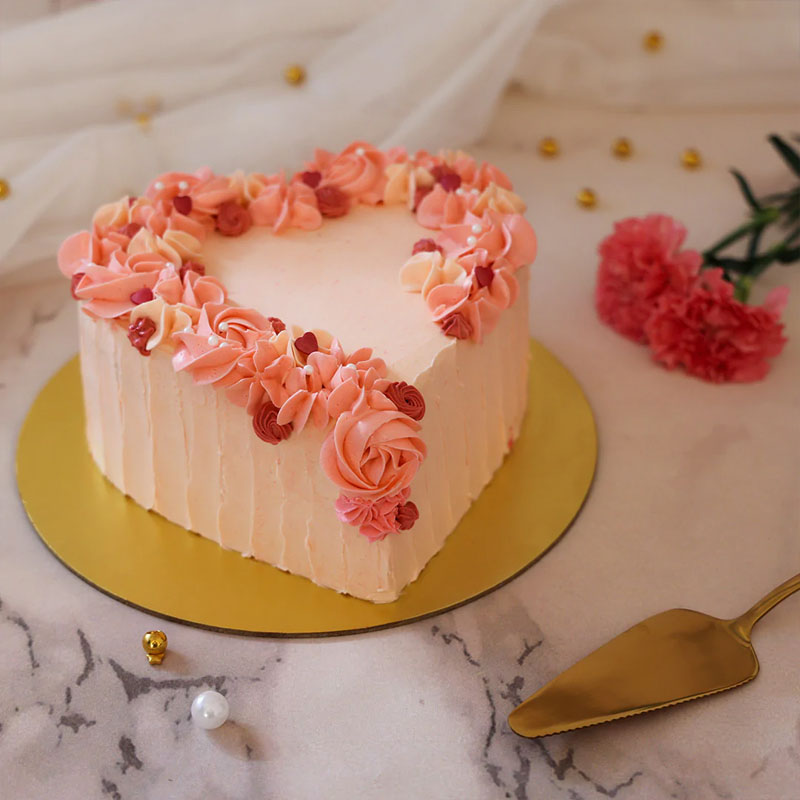 Send Heart Shape Strawberry Cake Online - GAL22-109637 | Giftalove