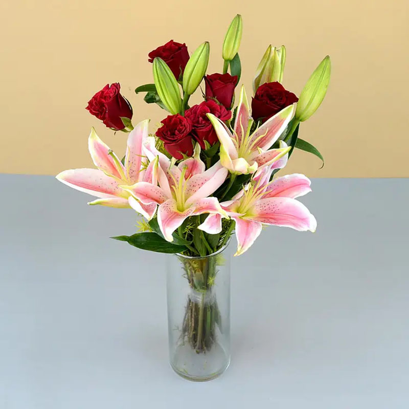 Send Stunning Red Roses N Pink Lilies in Glass Vase Online - GLGAL23 ...