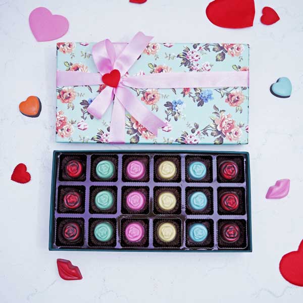 Send Floral Love box Online - VL24-112877 | Giftalove